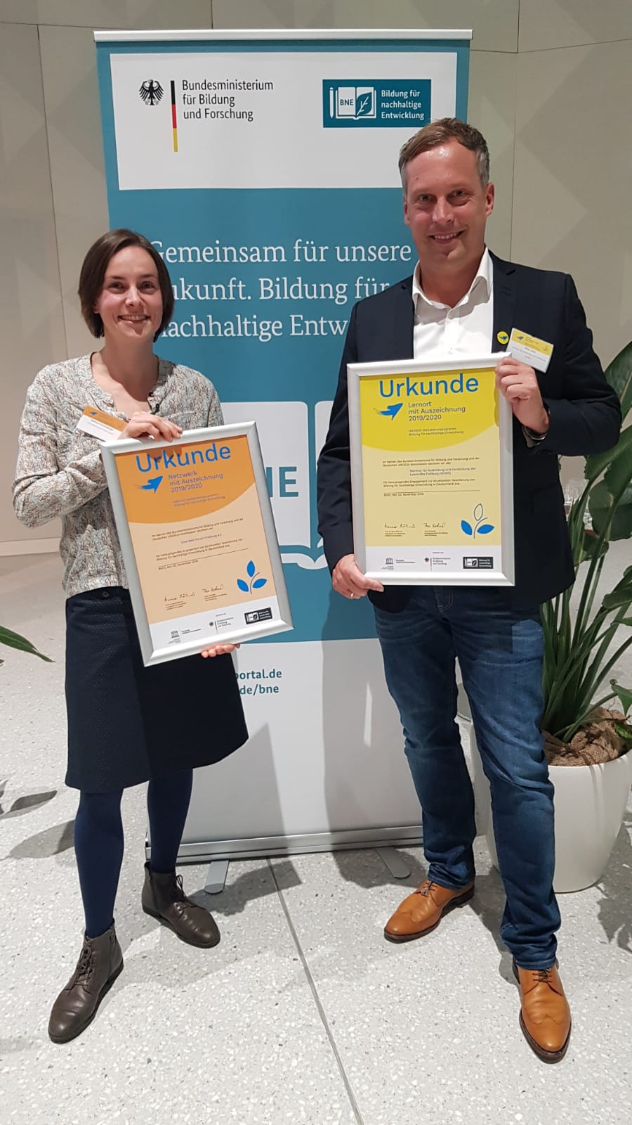 Grund zur Freude: Auszeichnung für das EWFF – Das Freiburger Netzwerk ...